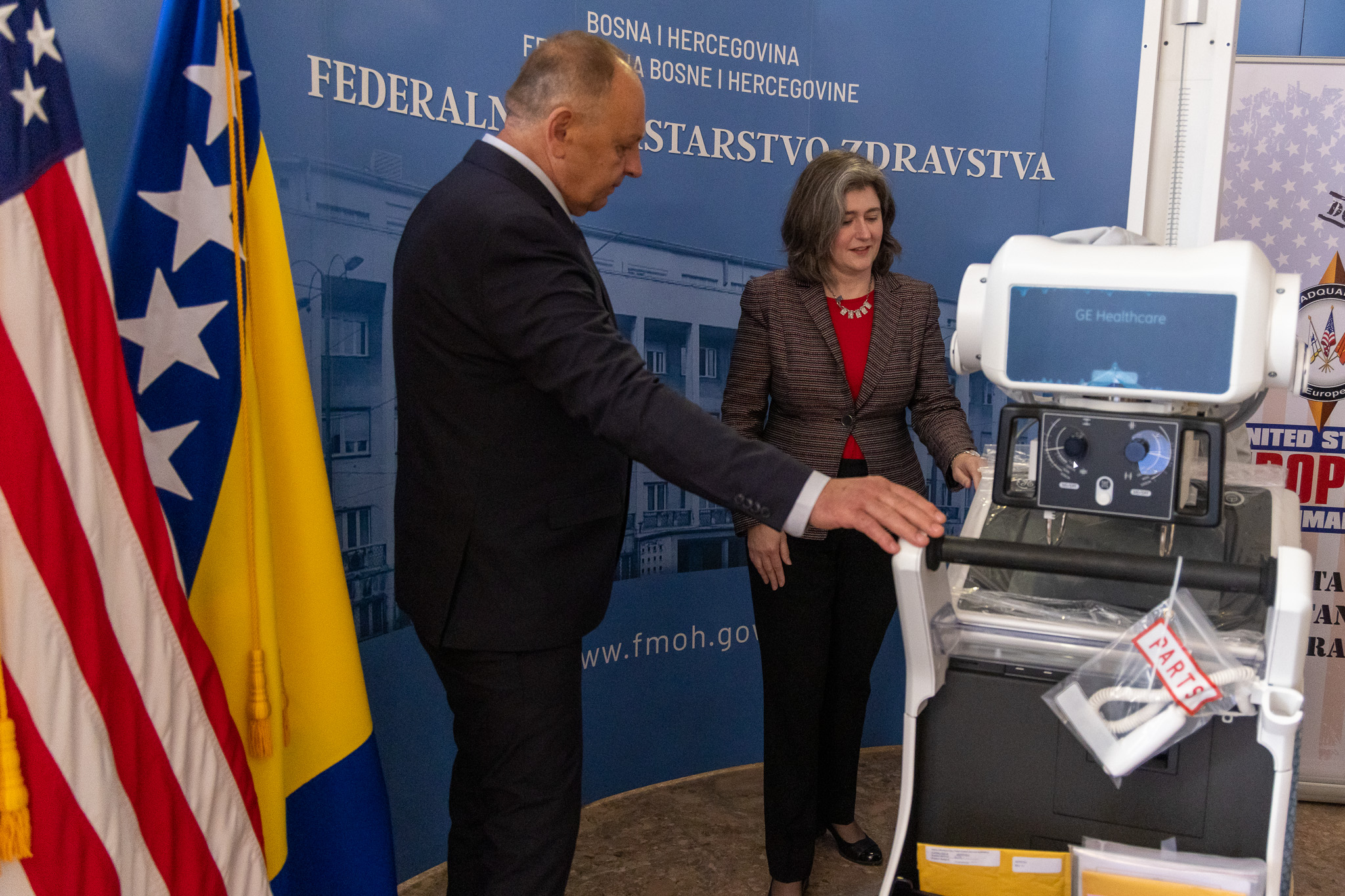 Veleposlanstvo SAD u BiH doniralo zdravstvenim ustanovama u Federaciji ... Veleposlanstvo SAD u BiH doniralo zdravstvenim ustanovama u Federaciji ...